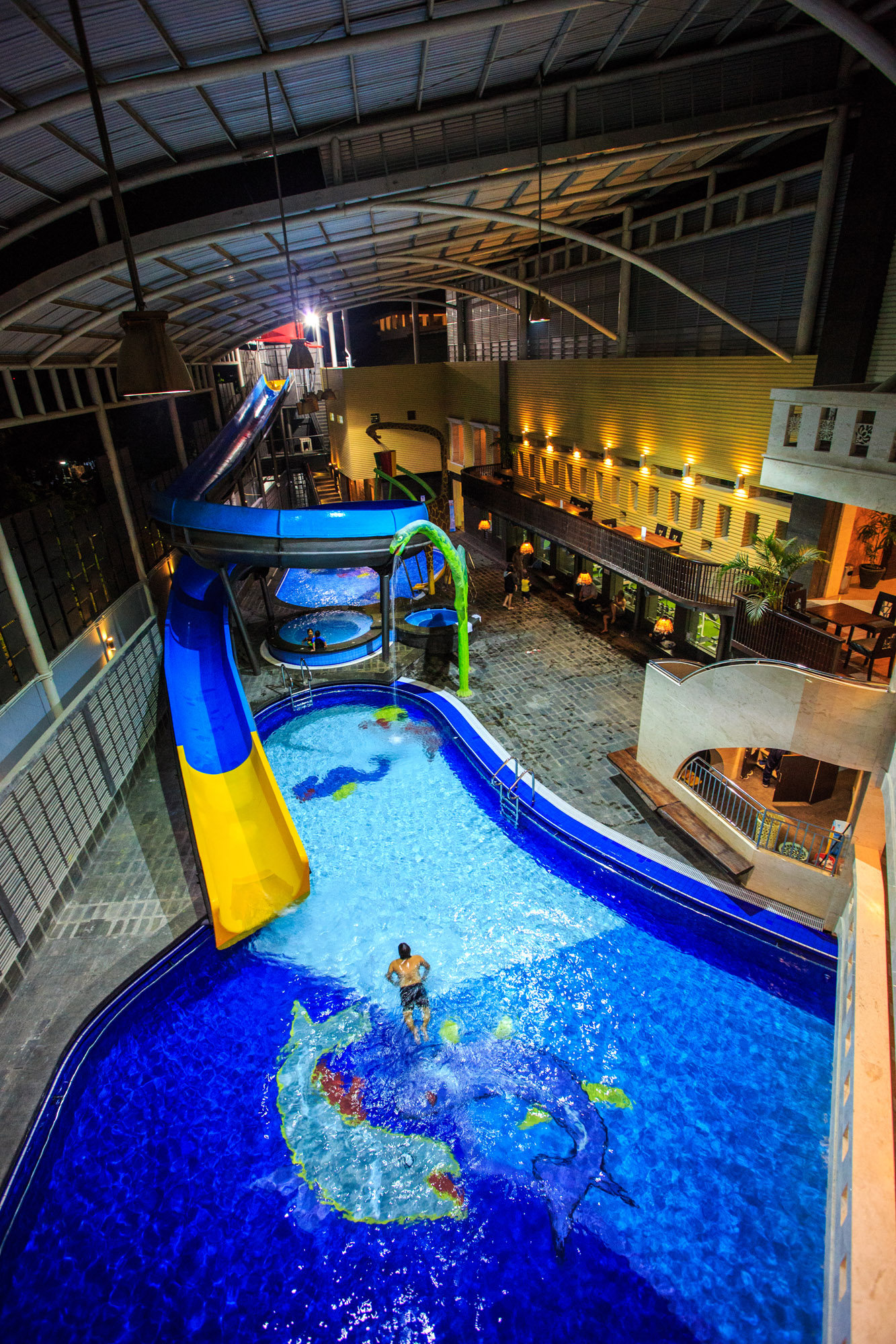 Crown Victoria Hotel » Swimming Pool